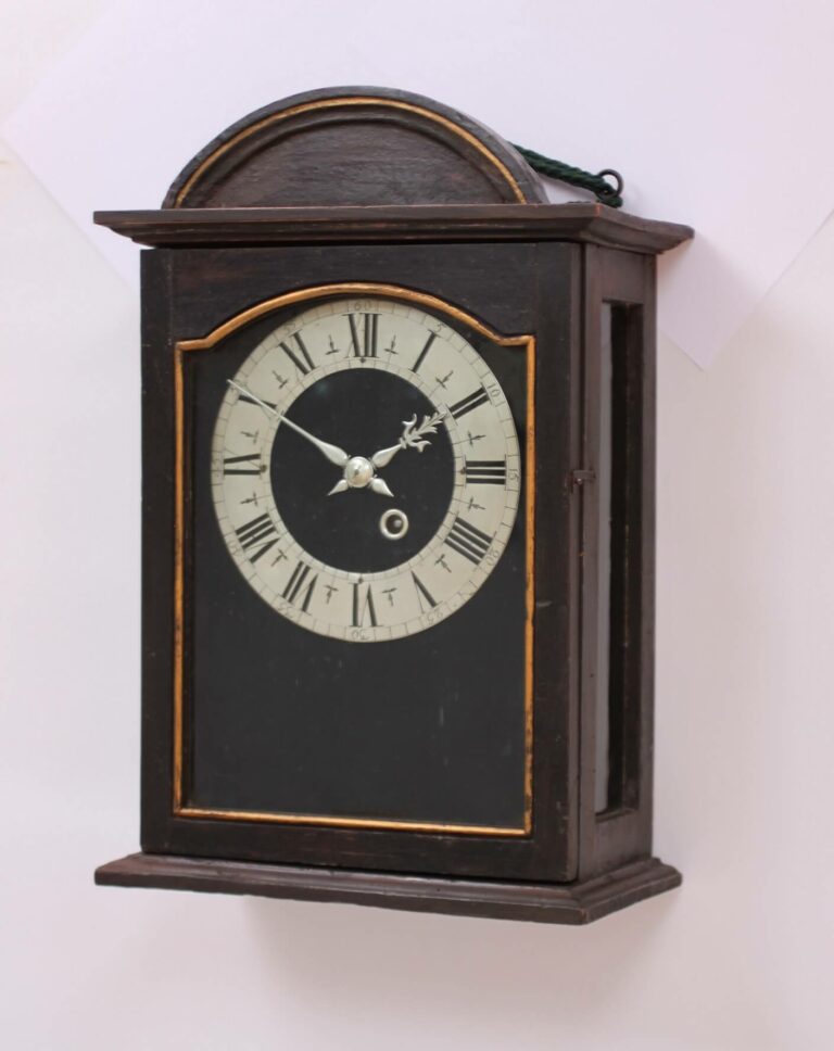 A Swiss provincial 'religieuse' wall clock, circa 1680 - Gude & Meis