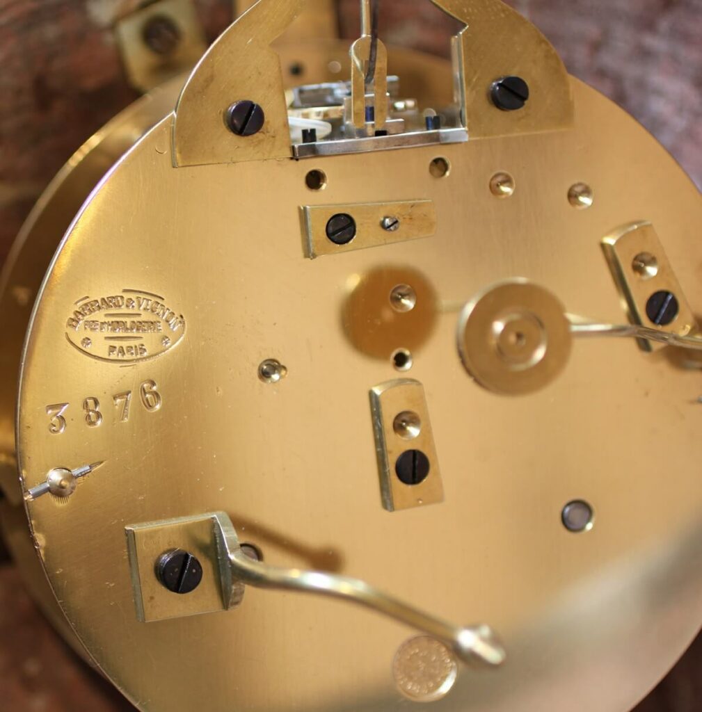 large Hercules clock 3-074 - Gude & Meis | Antieke klokken