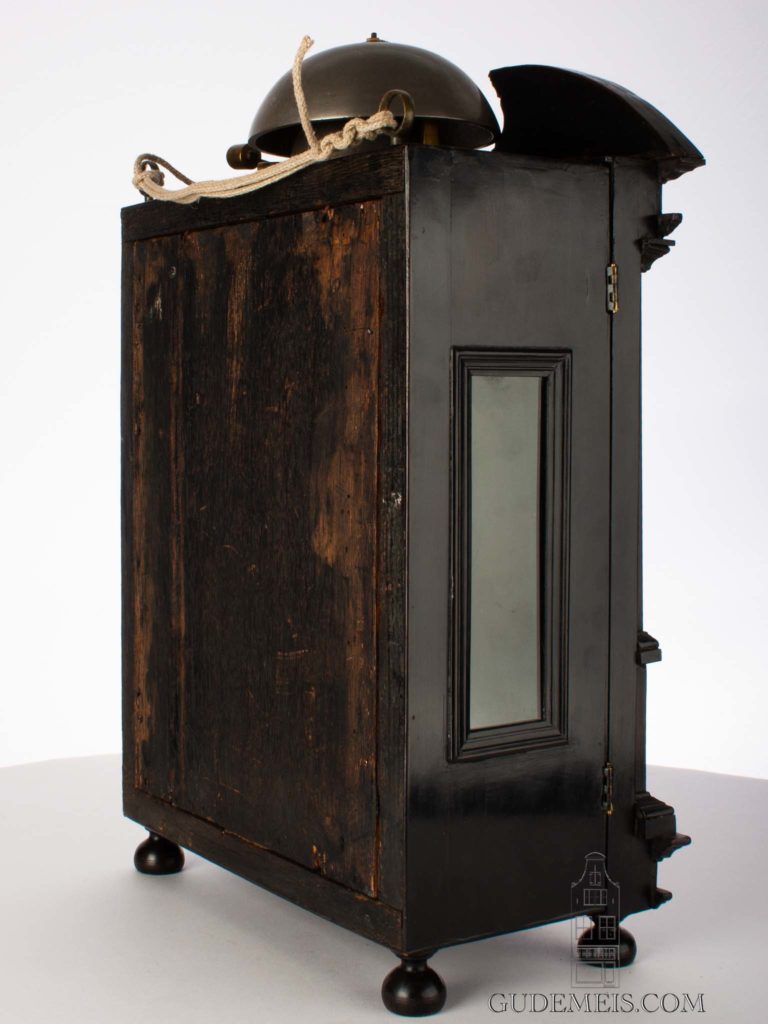 Een Hollandse Barok ebbenhouten 'Haagse klok' David Lamy Hoorn, circa ...